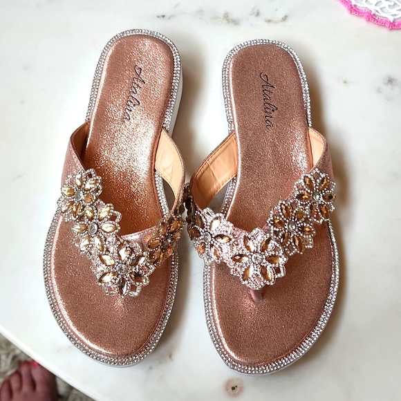 Atalina | Shoes | Nwt Verano Rio Comfort Pink Daisy Blingy Sandals Size ...